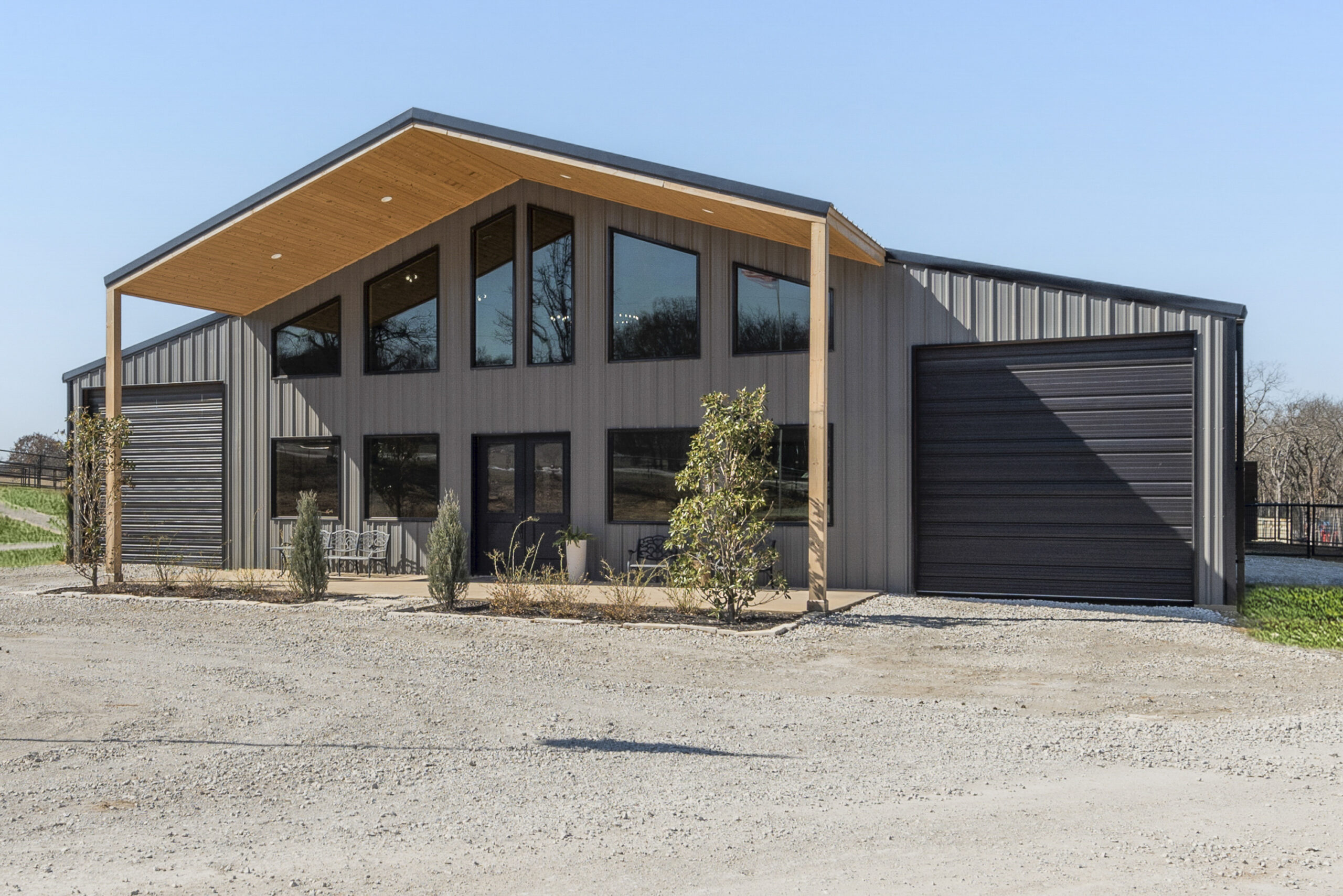 Luxury Barndo and Show Barn | Horse Properties of Texas